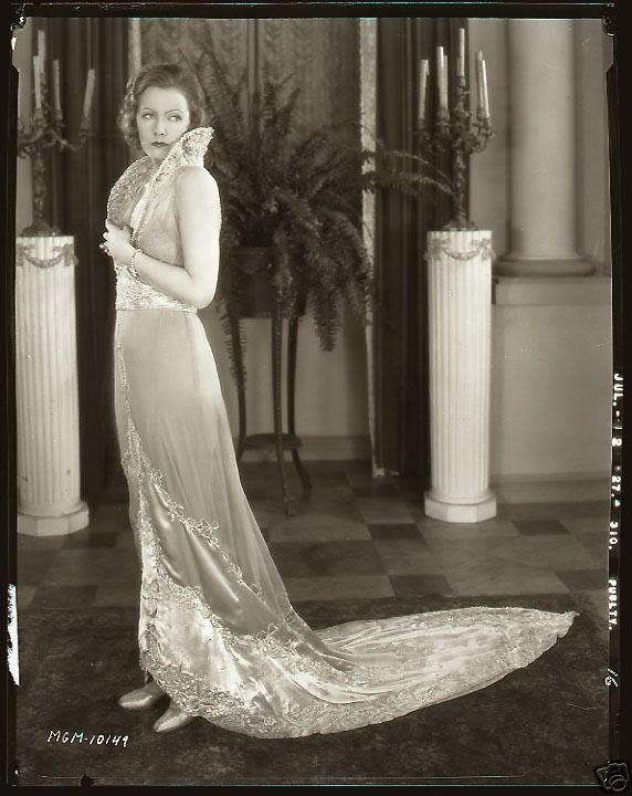 powder blue with polka dots (a hodgepodge): Style Icon: Greta Garbo