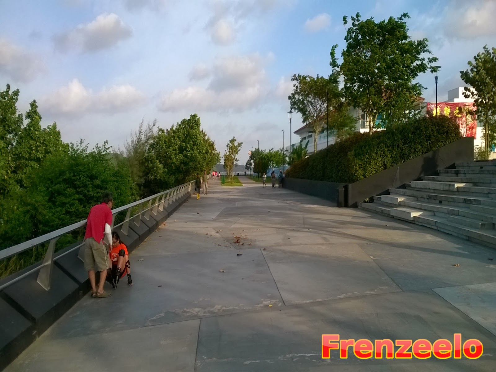 Frenzeelo: Punggol Beach AKA Punggol Point Park