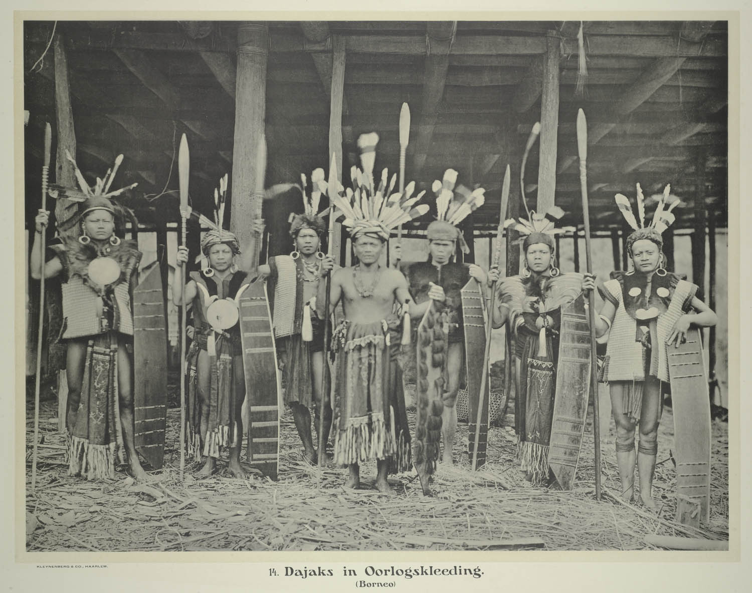 Indonesia Tempo Dulu (Indonesië Verleden) : Suku Dayak Kalimantan ...