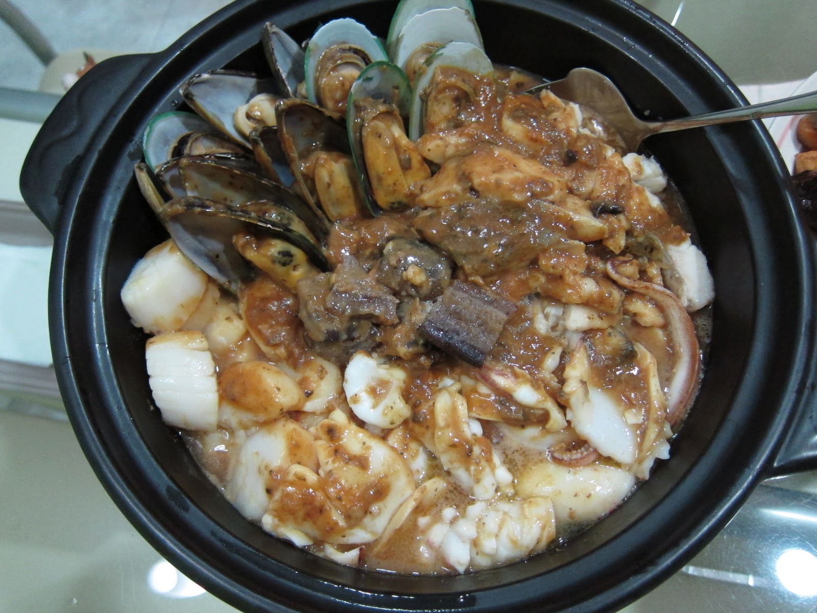 5 Loaves And Fishes: Peng Cai 2011