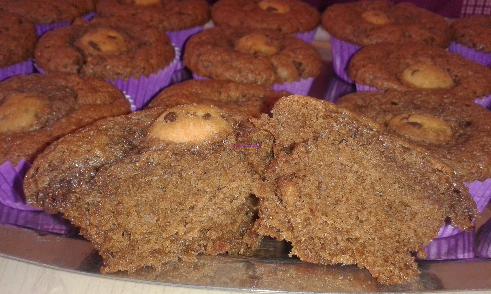 LOS DULCES DE NIEVES: Magdalenas de chocolate y cookies.