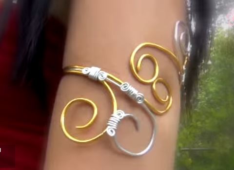 How to Make a Wire Wrapped Armband Tutorial / The Beading Gem