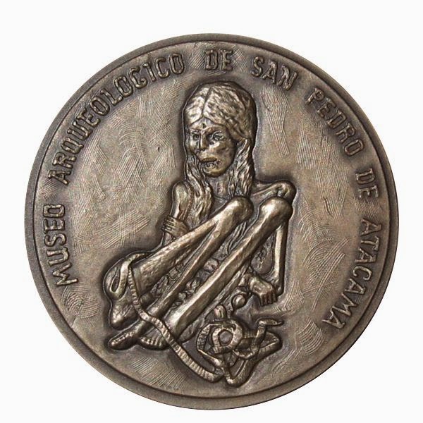 Medalla Artística: Momia "Miss Chile"