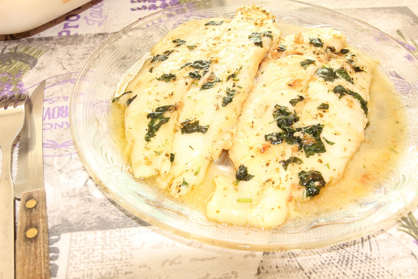 Filete de merluza al ajillo