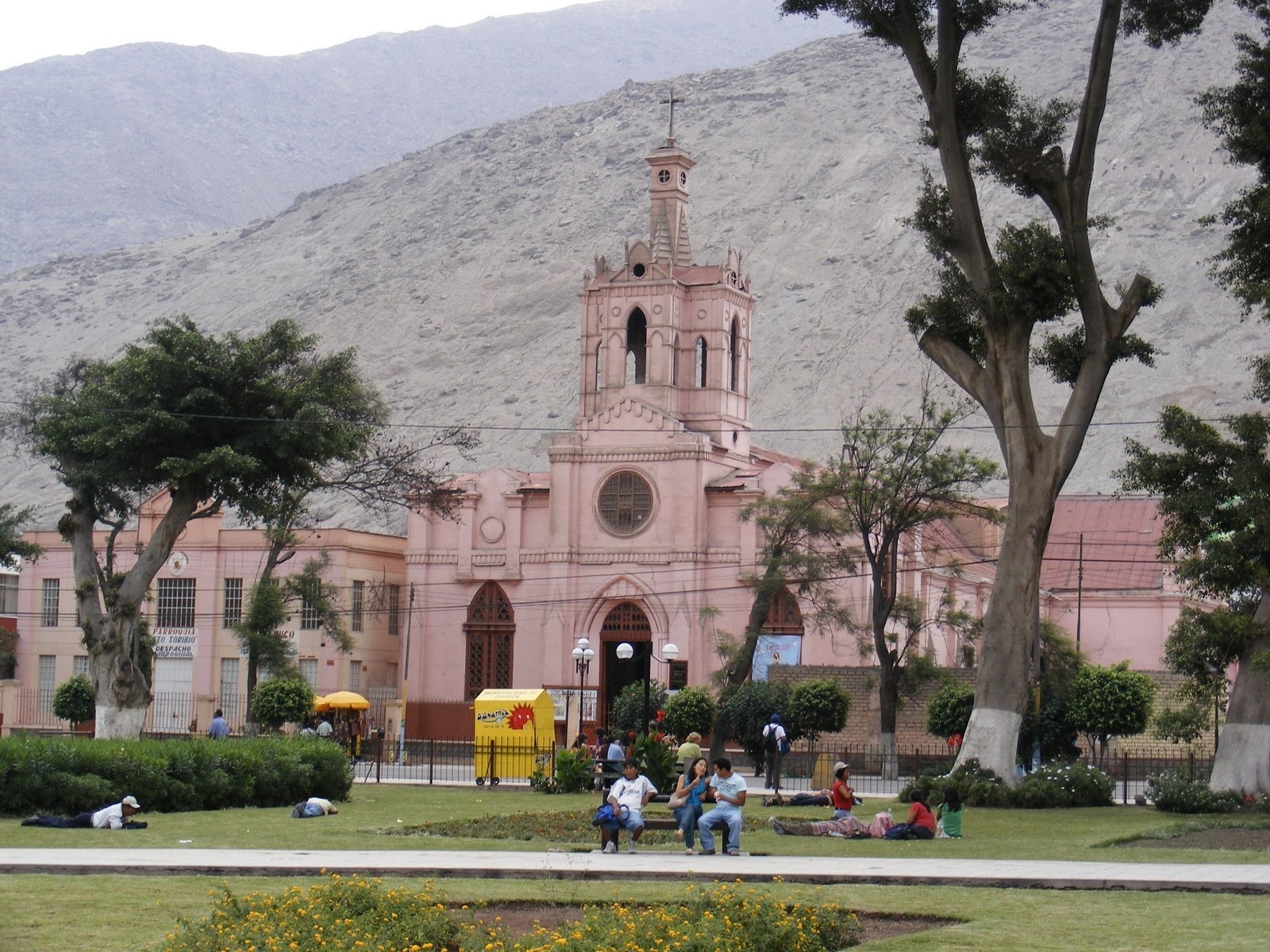 ­Chosica Friends: Parque - Alrededores