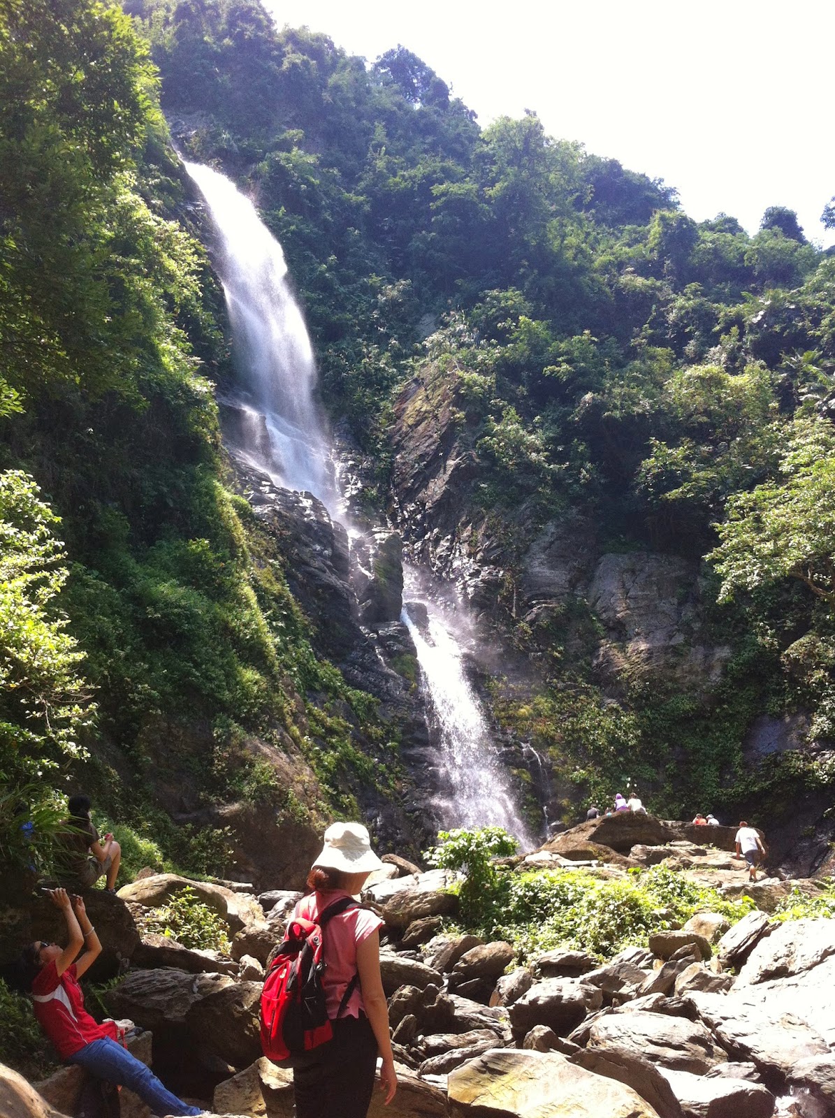 我爱台湾！: Journey to Liang Shan Waterfall (凉山瀑布) and Tianliao Moon World ...