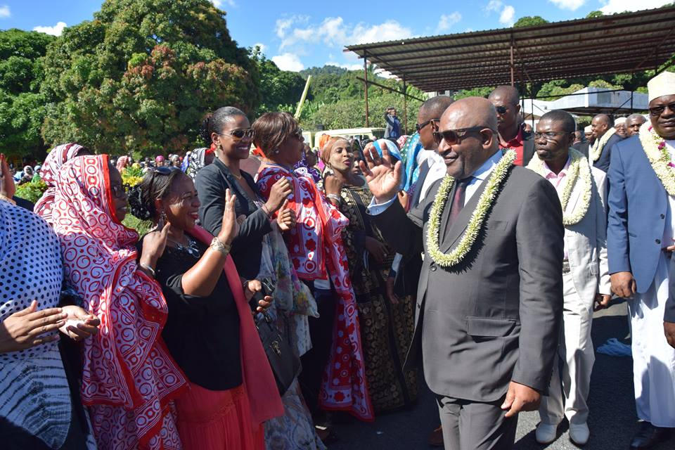 Le peuple comorien cautionne ses malheurs | HabarizaComores.com | Toute ...