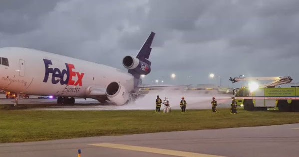 Kathryn's Report: Federal Express, McDonnell Douglas MD-10, N370FE ...