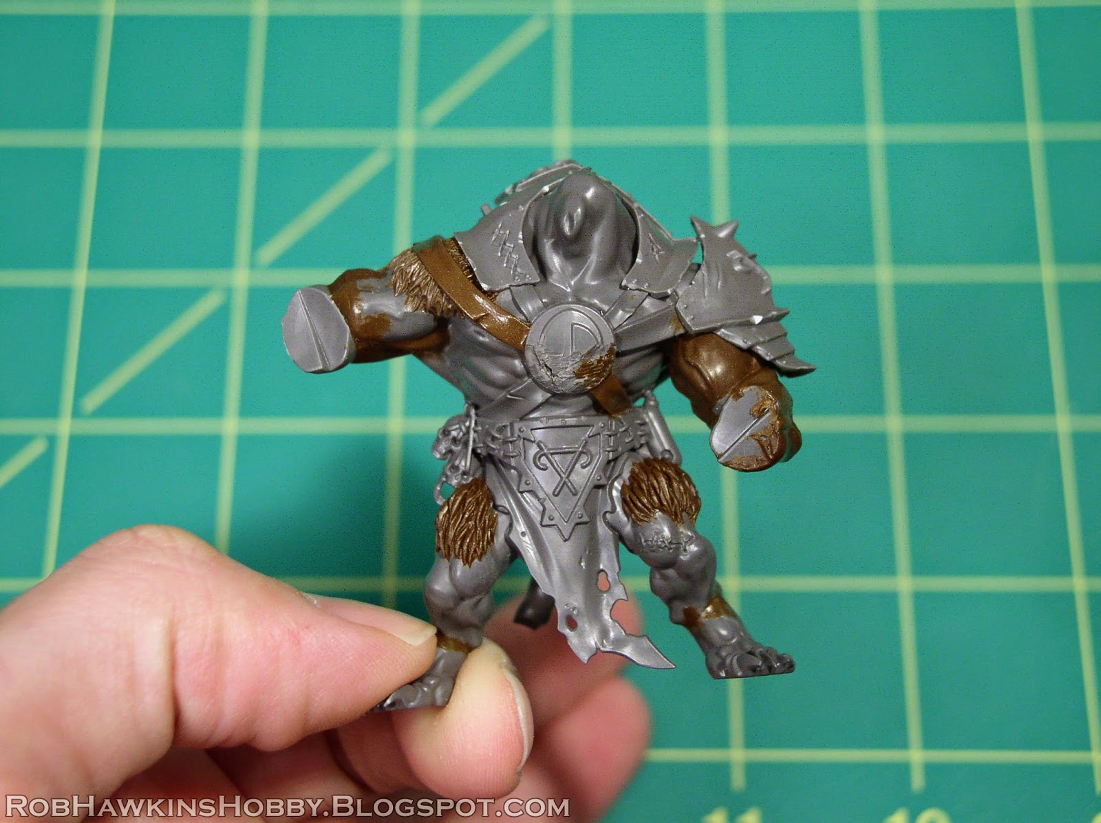 Rob Hawkins Hobby: Skaven Stormfiends: Armoring Up