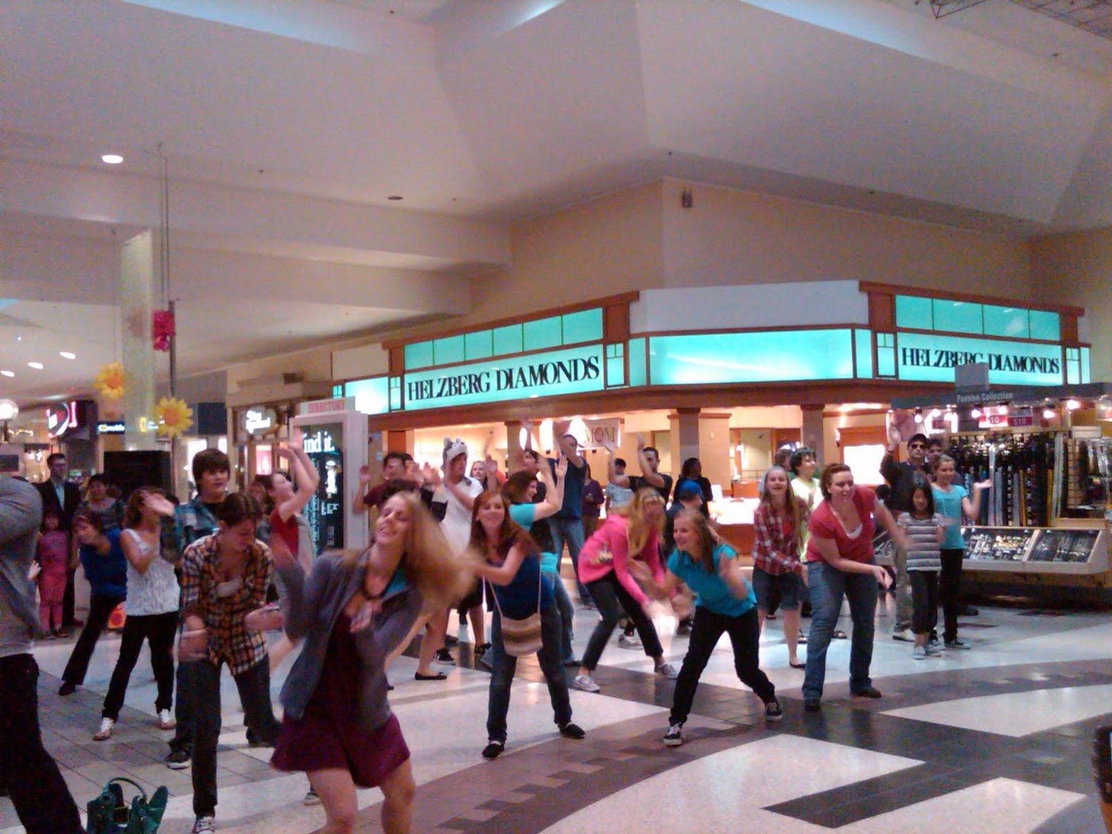 Barrie Summy: My Town Monday: Flash Mob at a San Diego mall