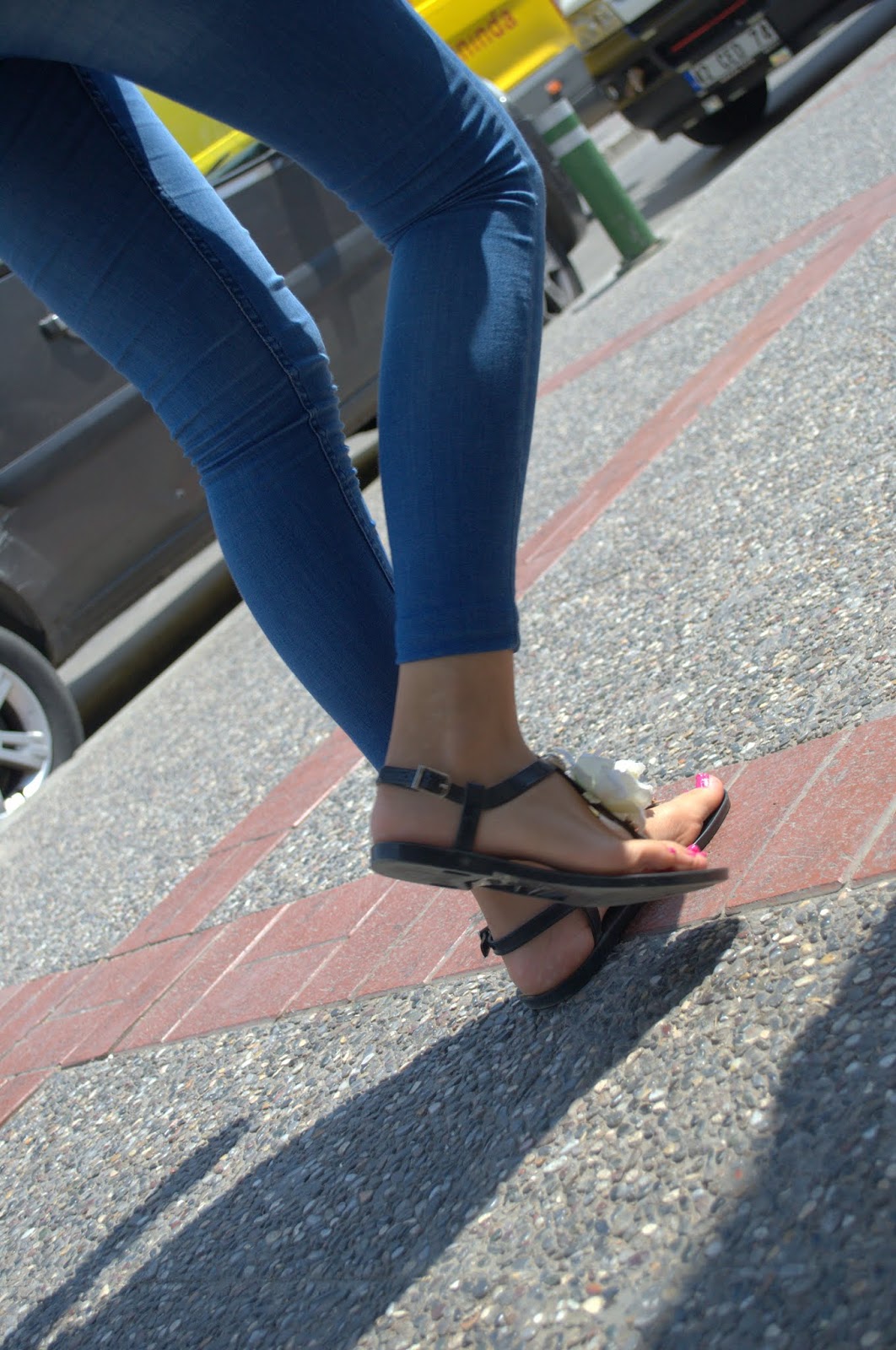 candid turkish girls feet: 2019-11-24