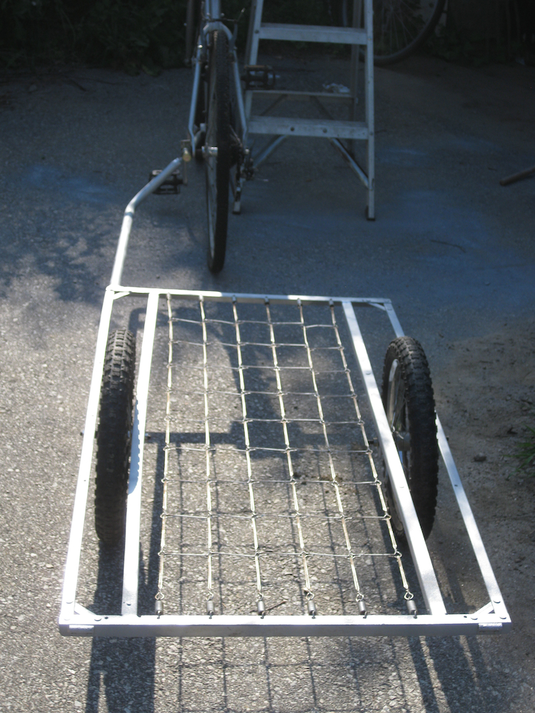 Magic Smoke: Bike Trailer Welded From Trash