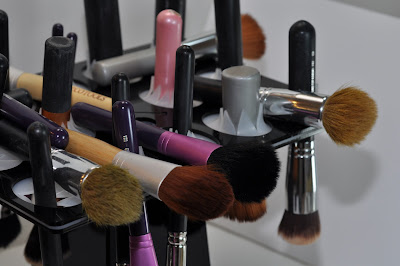 Benjabelle Makeup Brush Tree Review - The Shades Of U