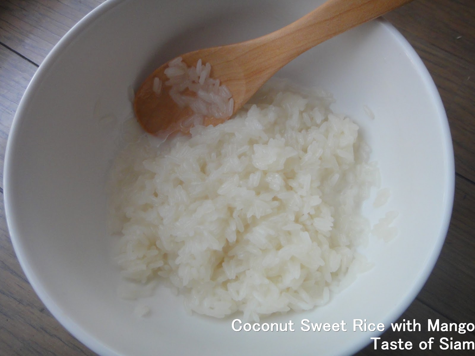 Coconut Sweet Rice with Mango - Taste of Siam