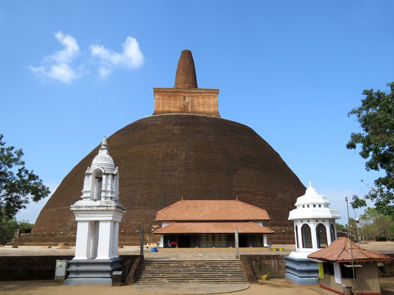 ANICCASIGHT: The Ancient Moonstones and Stupa of Abhayagiri - Anuradhapura