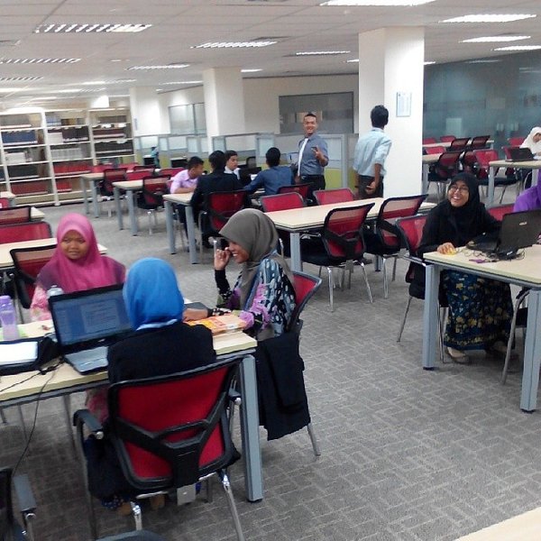 IamDyan: BEST KE UNISZA