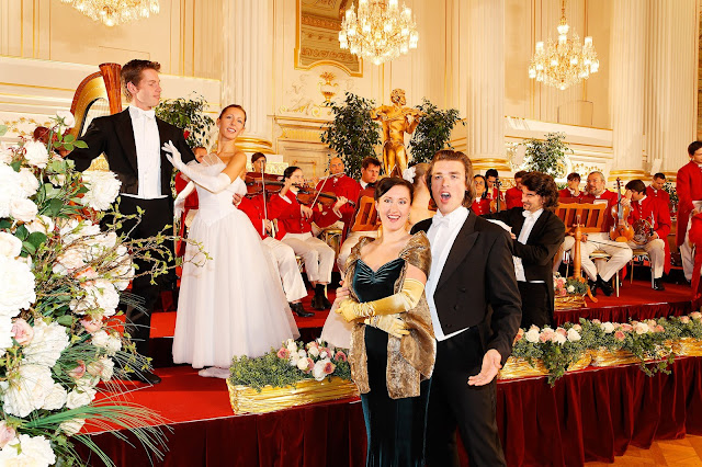 Programa e Revista Costume: Orquestra austríaca Strauss Capelle de ...