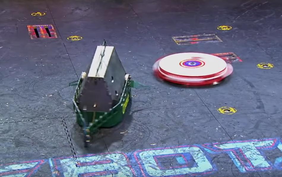 Chomp vs. Captain Shrederator - BattleBots ~ khwinwin
