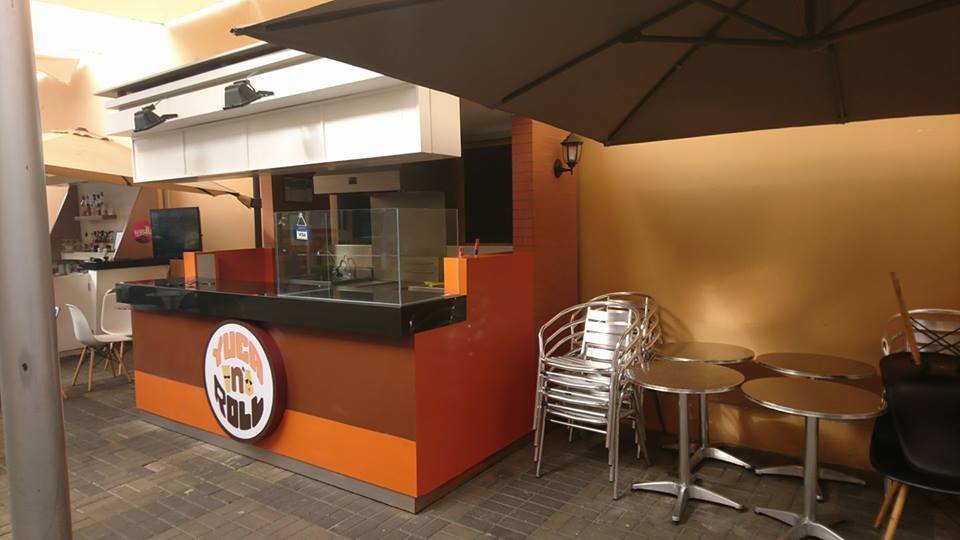 Yuquitas Rellenas Carretilleras en Yuca 'n'Roll - Sin Reservaciones