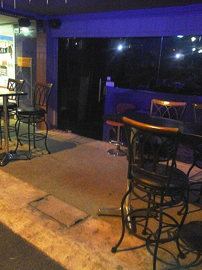 Walk Walk Look Look Eat Eat: Bazuka Café Bar