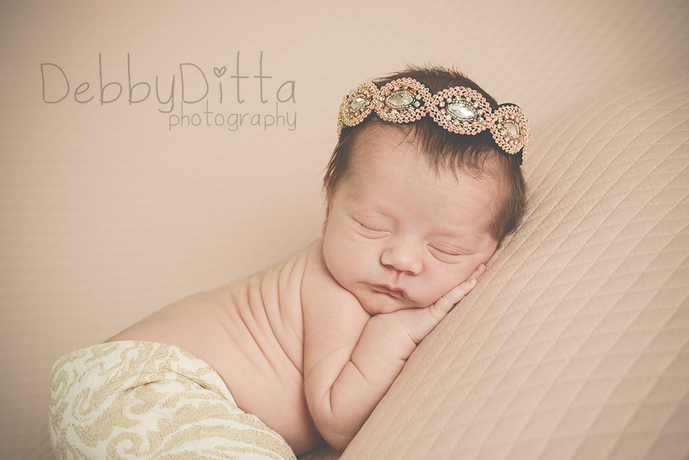 Debby Ditta Photography: Lynlee at 16 days old. Newborn baby ...