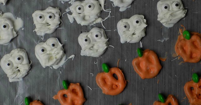 One Savvy Mom ™ Nyc Area Mom Blog Halloween Yogurt Covered Pretzels Recipe