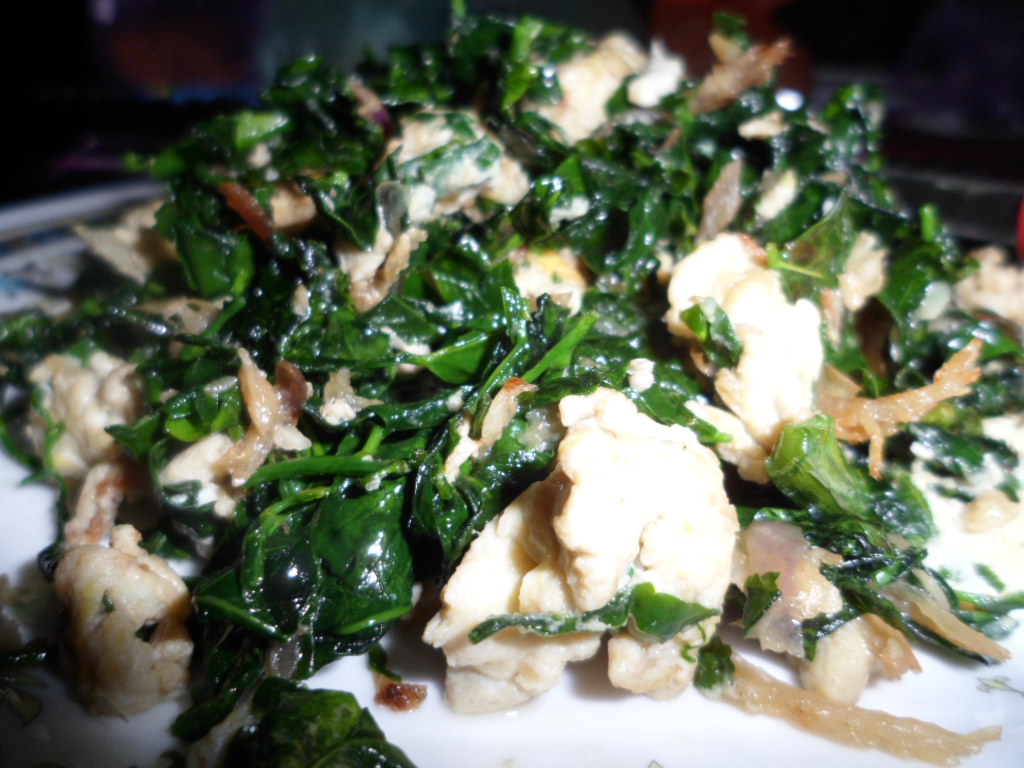 Macam Macam Ada...: Sayur Pucuk Manis dengan Telur
