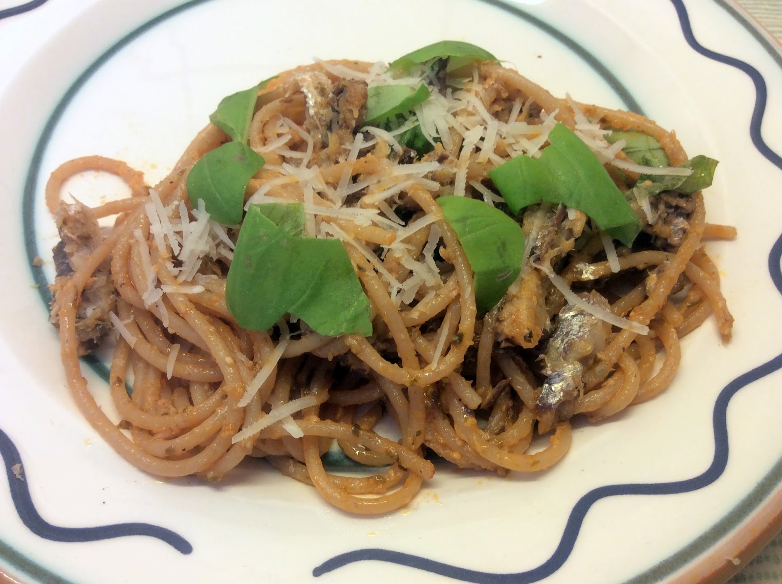 Anne Naturglad: Spaghetti med sardiner, citron og parmesan