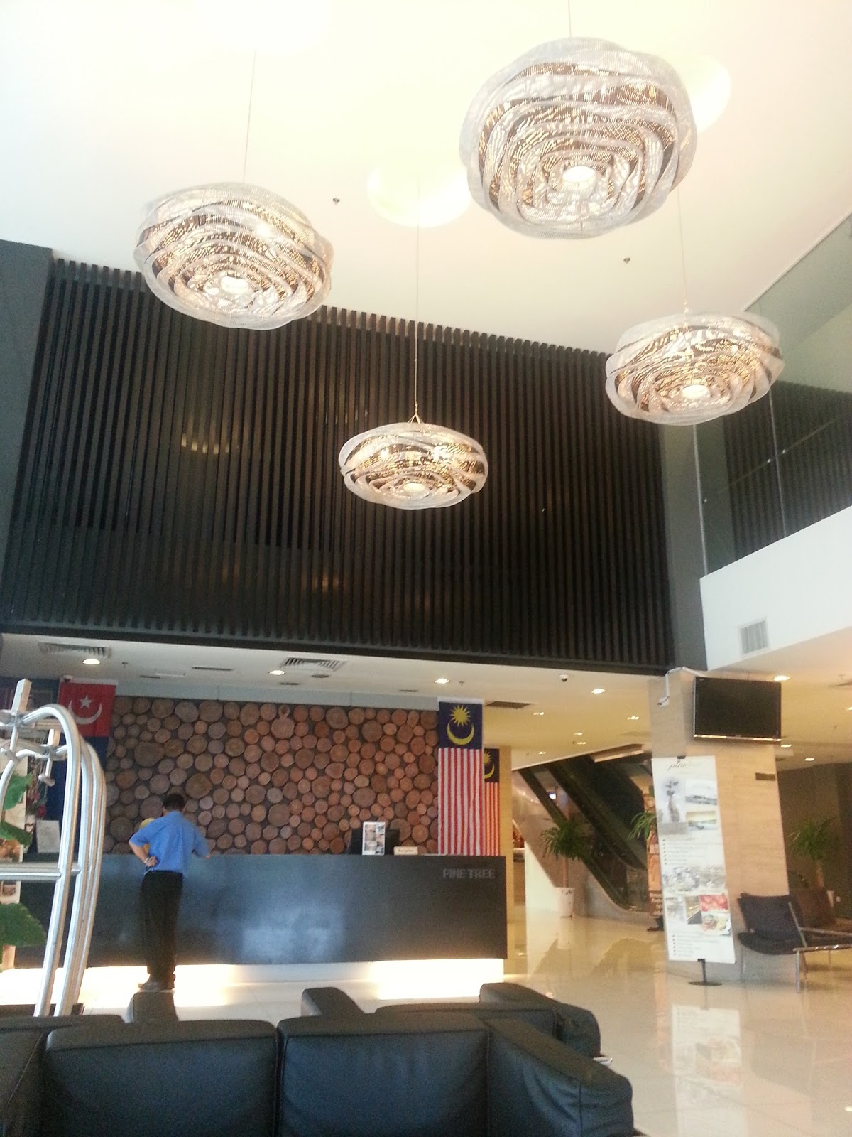 Diari Si Ketam Batu: Penginapan 2D1N @ Pinetree Hotel Batu Pahat