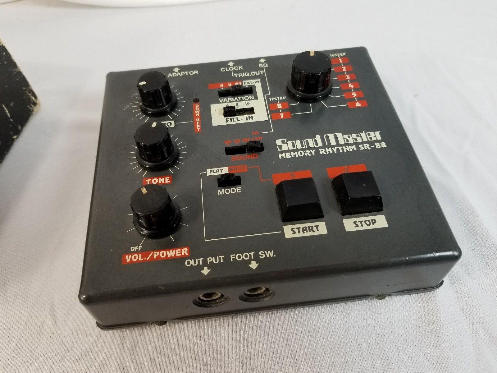 MATRIXSYNTH: Rare SOUNDMASTER MEMORY RHYTHM SR-88 Analog Drum Synth w ...