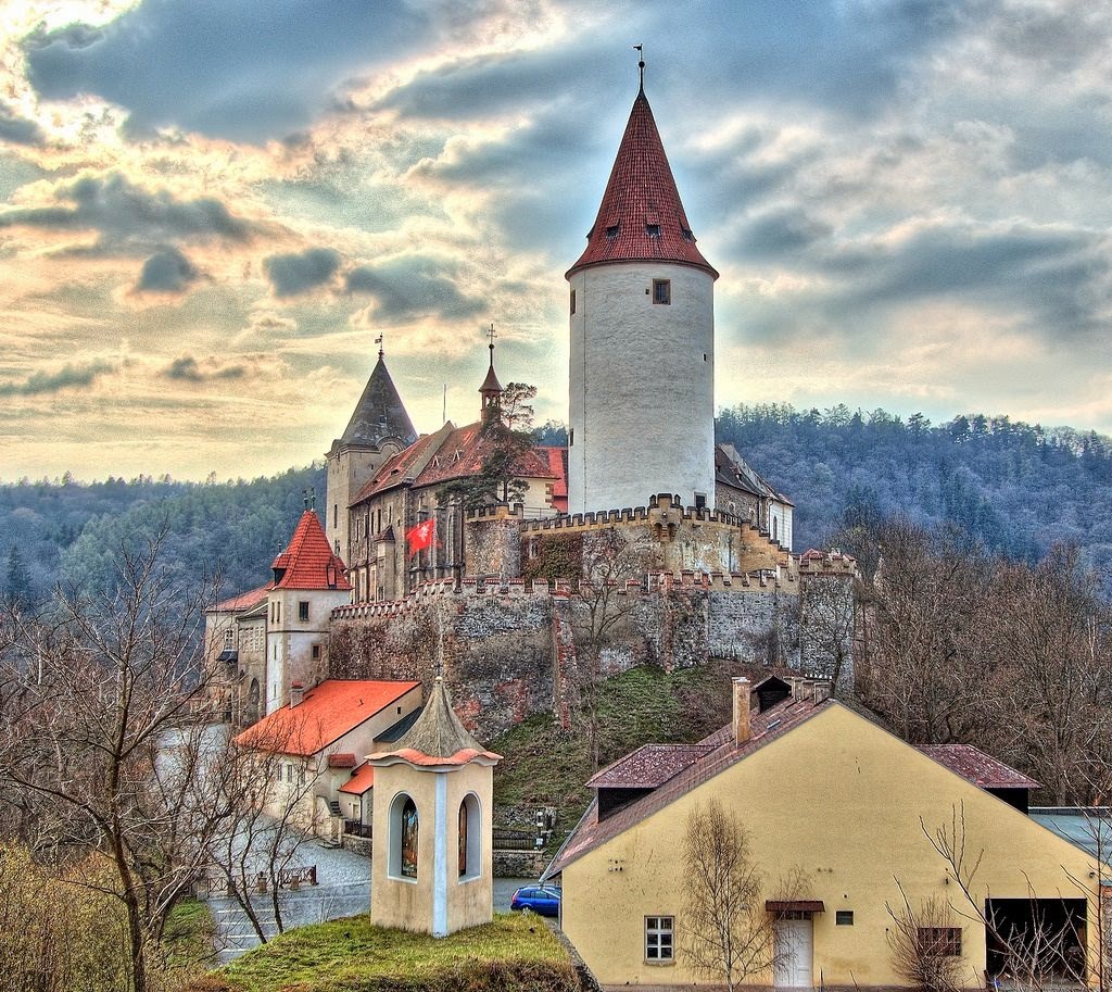 The biggest list : 35 of the most amazing castles around the world!