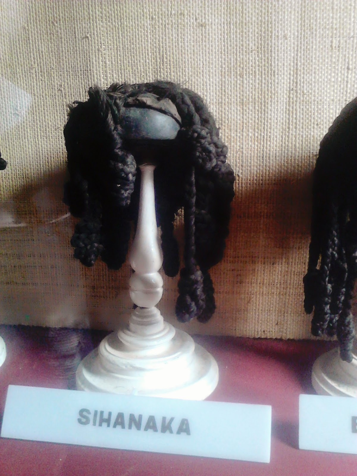 TRESSE,TALY, RANDRANA,UNE COIFFURE TRADITIONNELLE MALGACHE