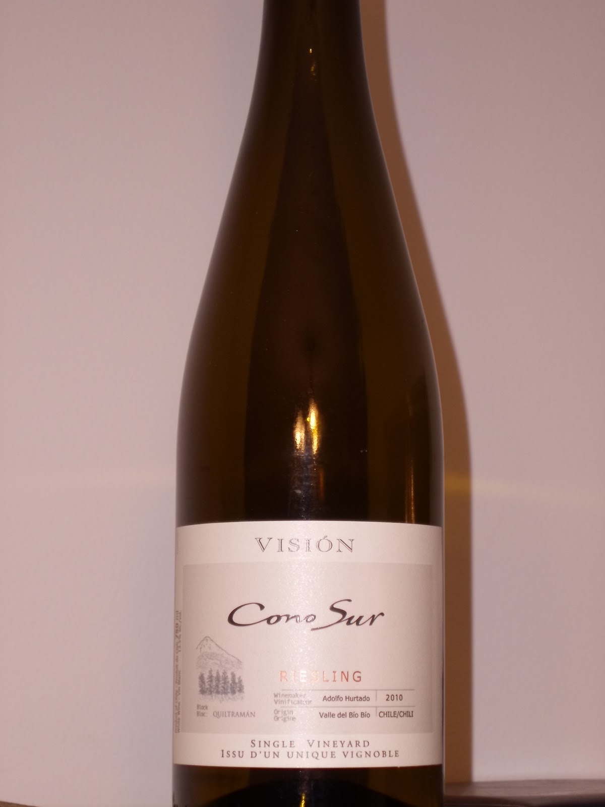 LE VIN AUX ANTIPODES: RIESLING, VISION, 2010, BIO BIO, VINA CONO SUR