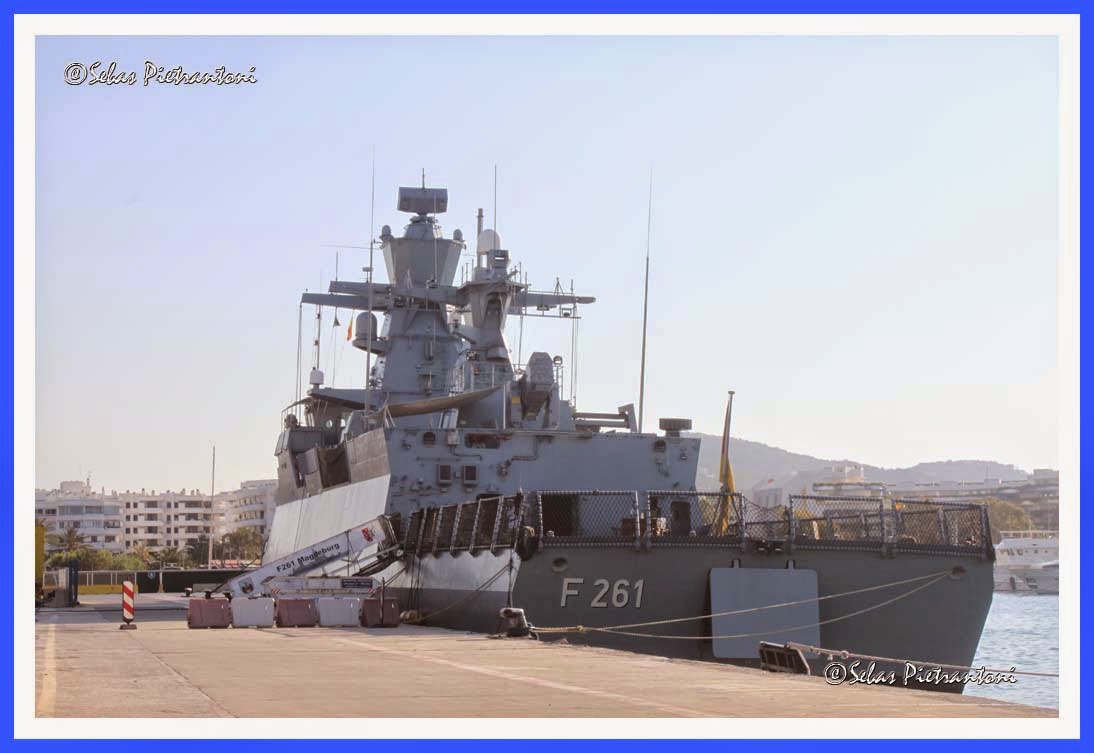 Blog cazador fotos de barcos en Ibiza: F261 Magdeburg