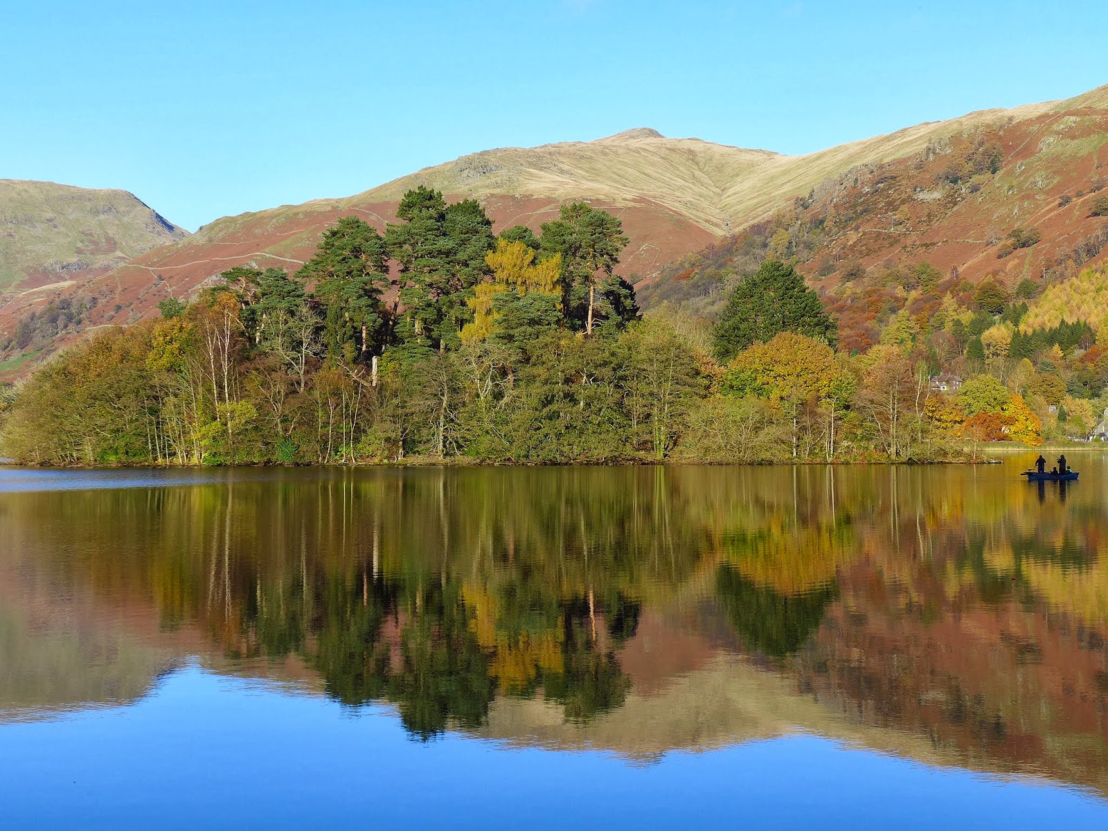 summit and camp: An Autumn Stroll Around Grasmere