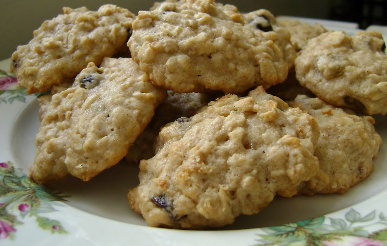 A Sunflower Life : Oatmeal Cookies in the Friday Cookie Jar