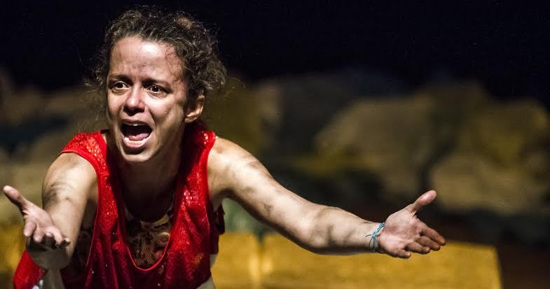 Dani Barros fará uma nova temporada do monólogo Estamira - Beira do Mundo