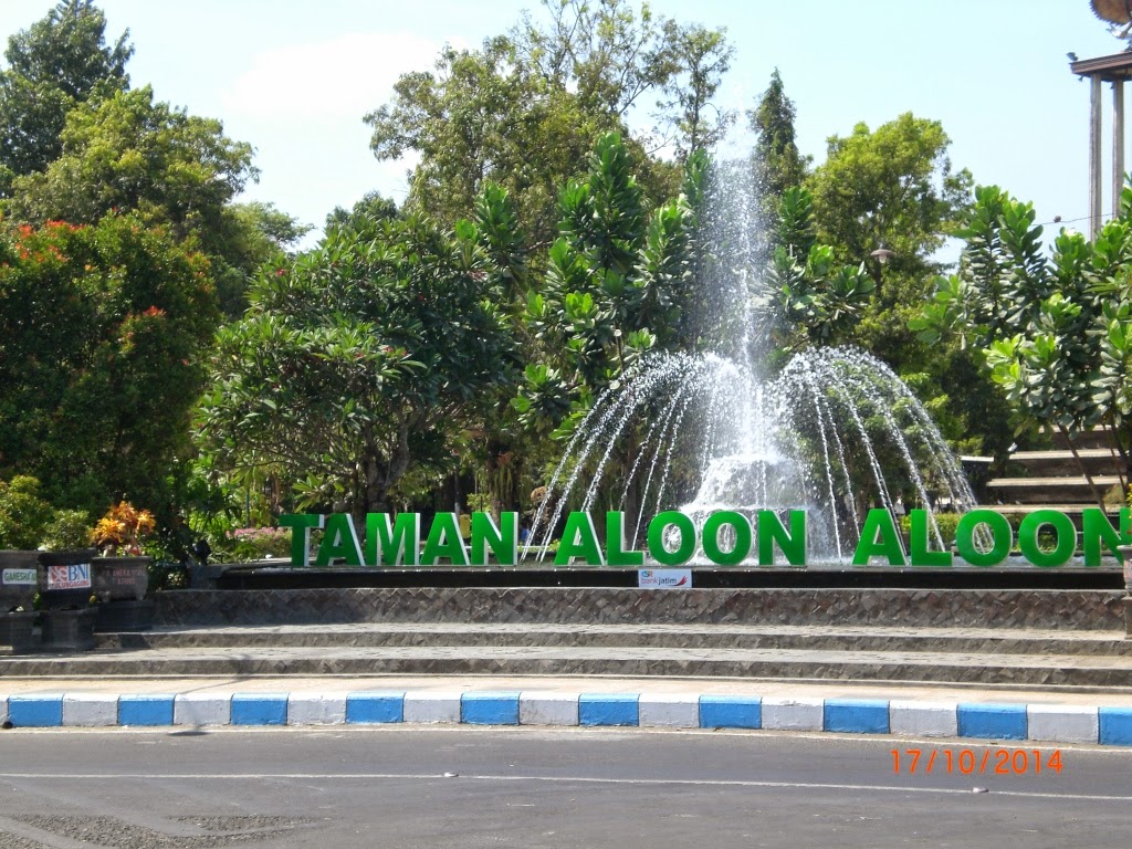 BLOG NOTE: ALOON-ALOON TULUNGAGUNG