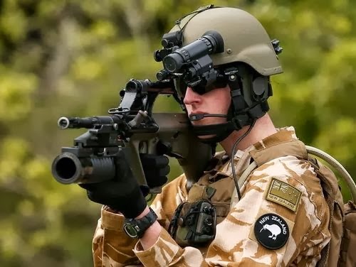 DEFENSE STUDIES: Oktober 2013