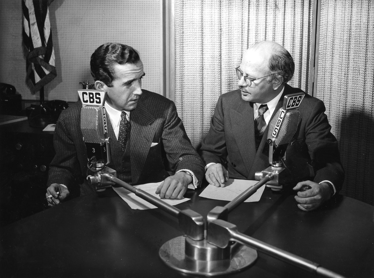 1953. Edward R. Murrow: The World on His Back