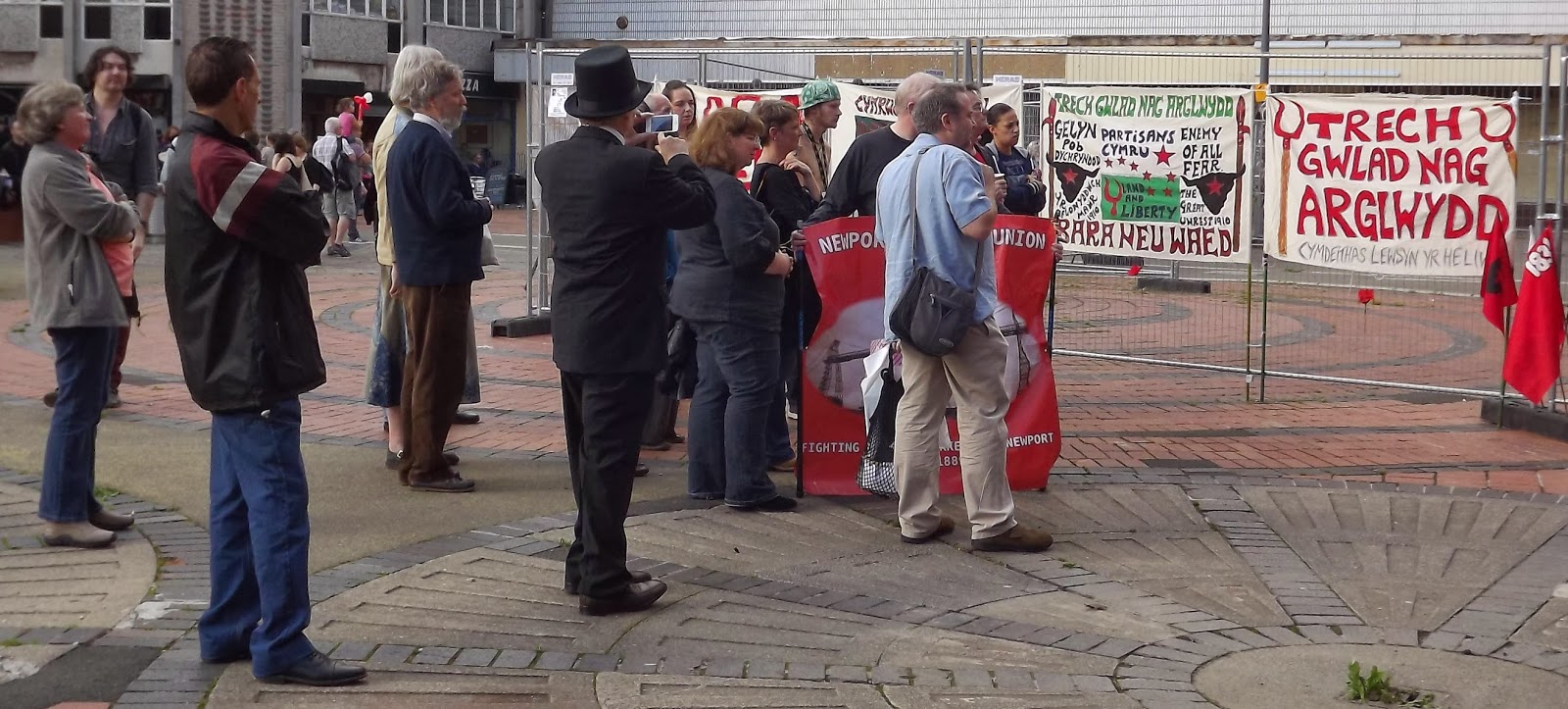 PITCHFORK and PIKE: 5 OCTOBER 2013 CHARTIST MURAL PROTEST and Not a ...