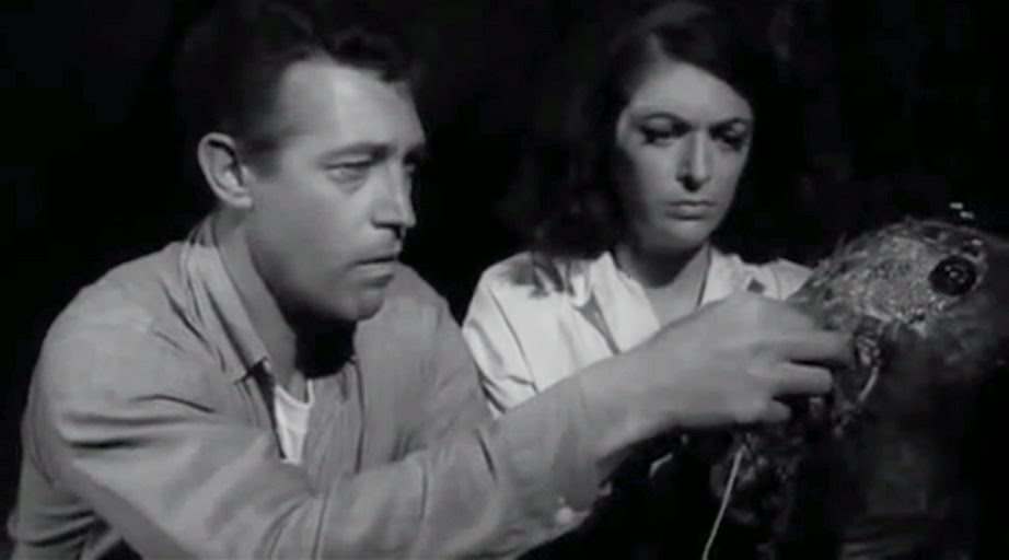 The Bloody Pit of Horror: Frankenstein Meets the Spacemonster (1965)