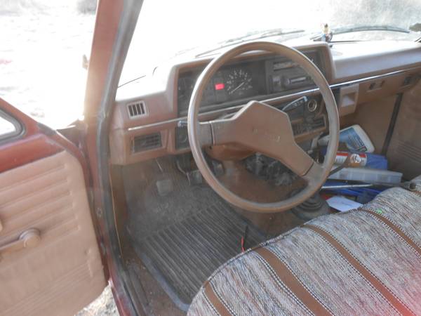 1983 Mazda B2000 Sundowner Camper Topper - RV & Camper