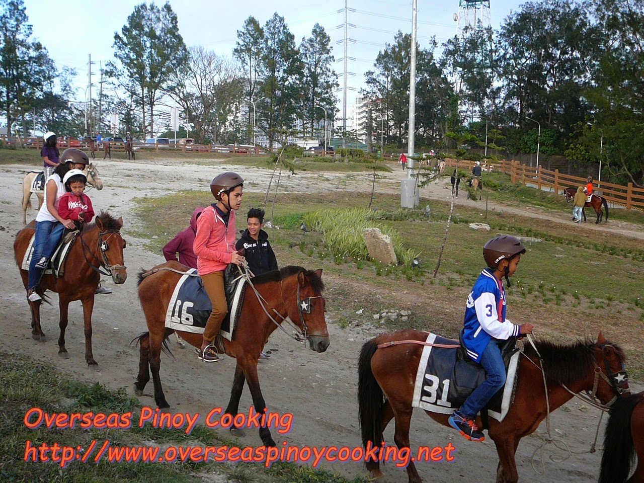 Overseas Pinoy Travels: Tagaytay Mahogany Market
