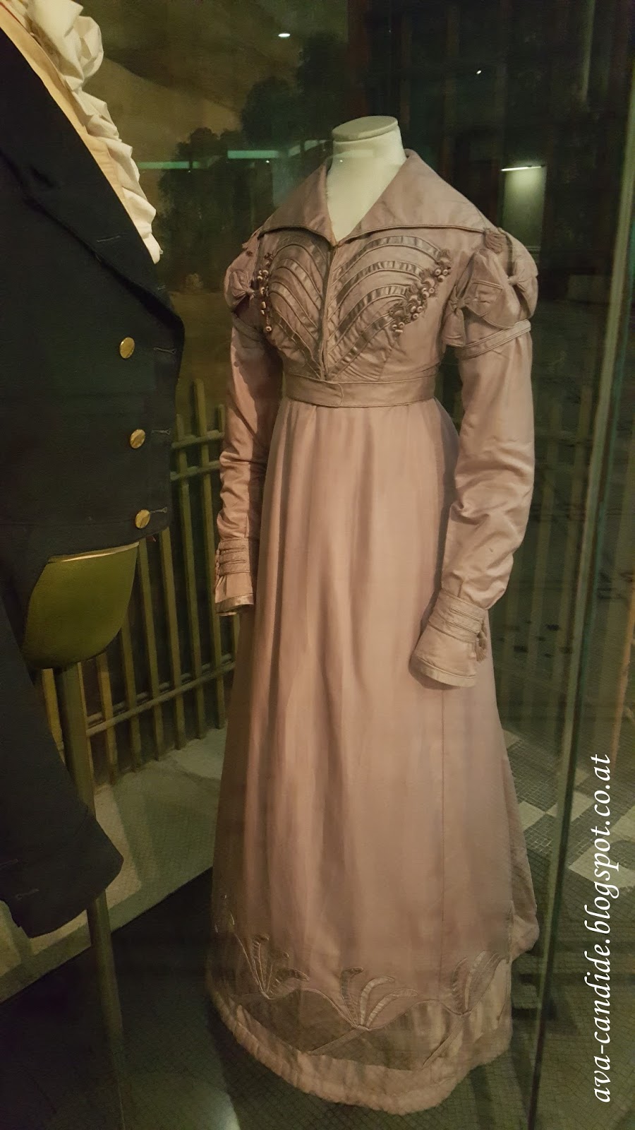 AvA Candide: (More) Costumes from the V&A Museum