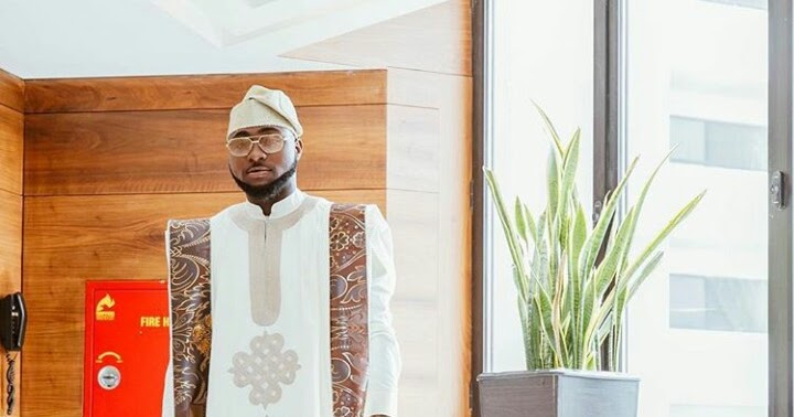 Ęwààtoge: Beauty&style (Agbádá clothing worn by the Yoruba)