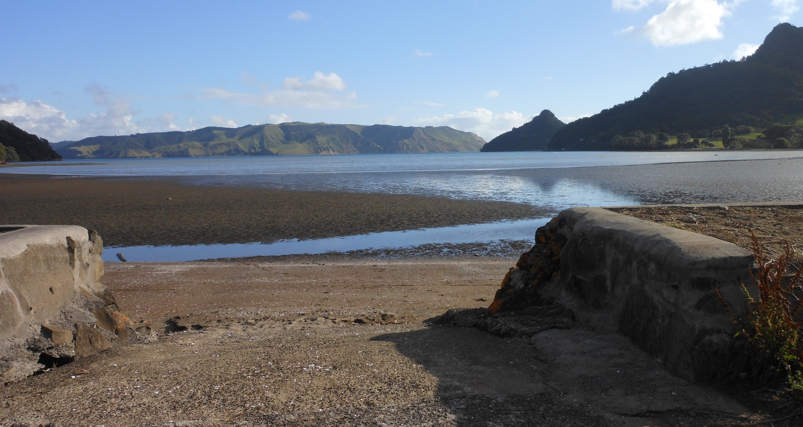 1000 Hikes in 1000 Days: Day 388 (continued): Whatipu Black Sand Beach