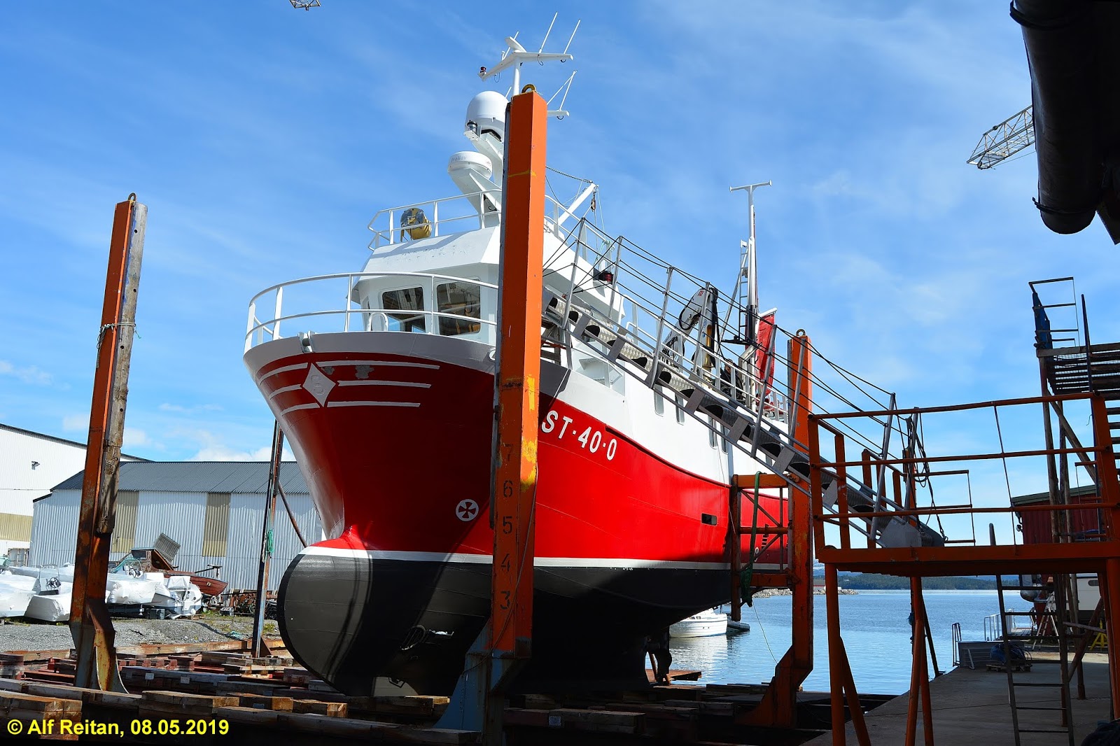 "Hepsøfjord" / "Torjo" på slippen til Bolsønes Verft i Molde 08.05.2019.
