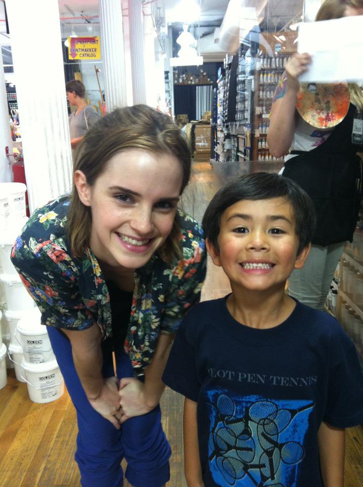 Emma Watson Updates: Emma Watson and a little fan in New York - 26 July