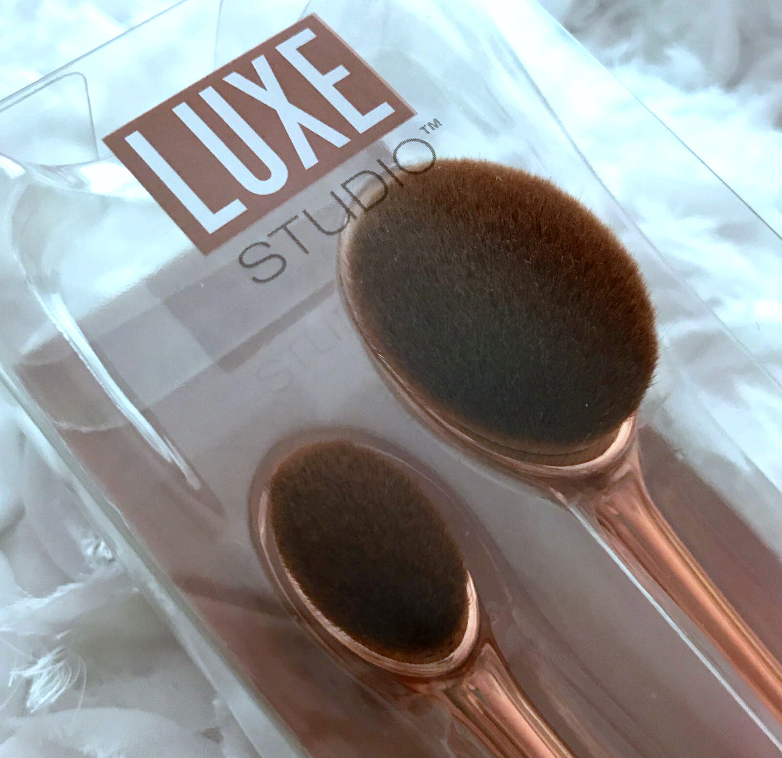 The Luxe Studio K1 2 Piece Oval Brush Set | Mammaful Zo: Beauty, Life ...